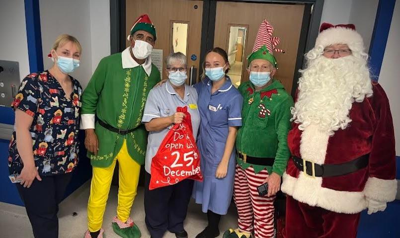 Chris 'Kammy' Kamara helps spread festive magic across Pinderfields ...