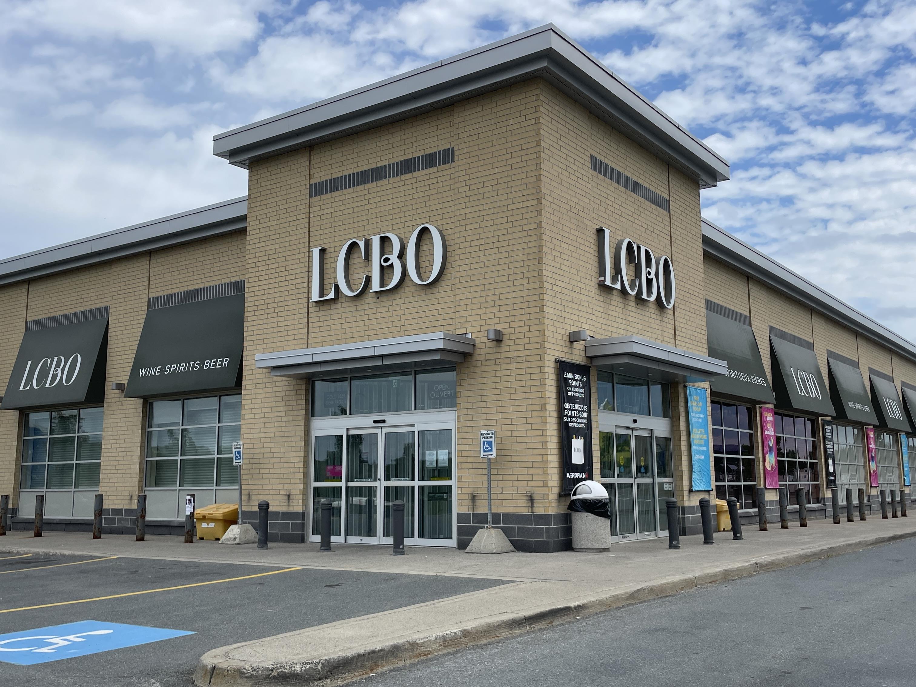 Série de vols dans des LCBO : plus de 30 000 $ de pertes, dit la police
