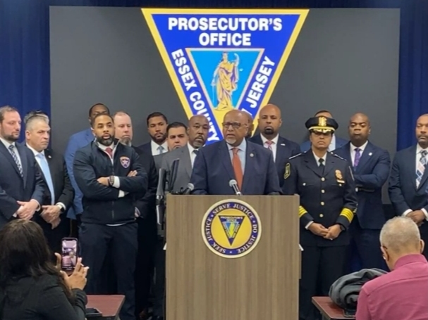 4 arrested after deadly shooting in Newark kills boy, teen, woman