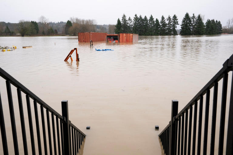 Washington residents rescued amid 'extremely unpredictable' flooding