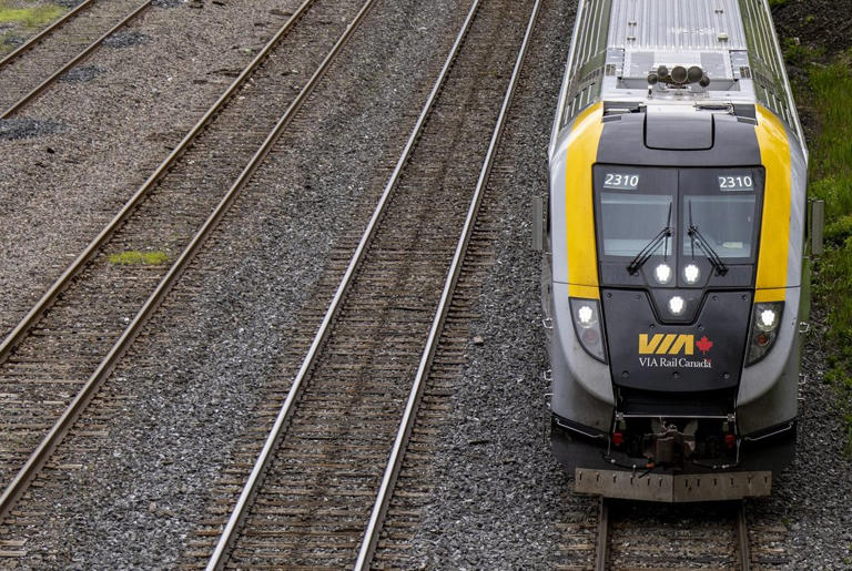 Via Rail 'mechanical failure' triggers overnight delays, some 300 ...