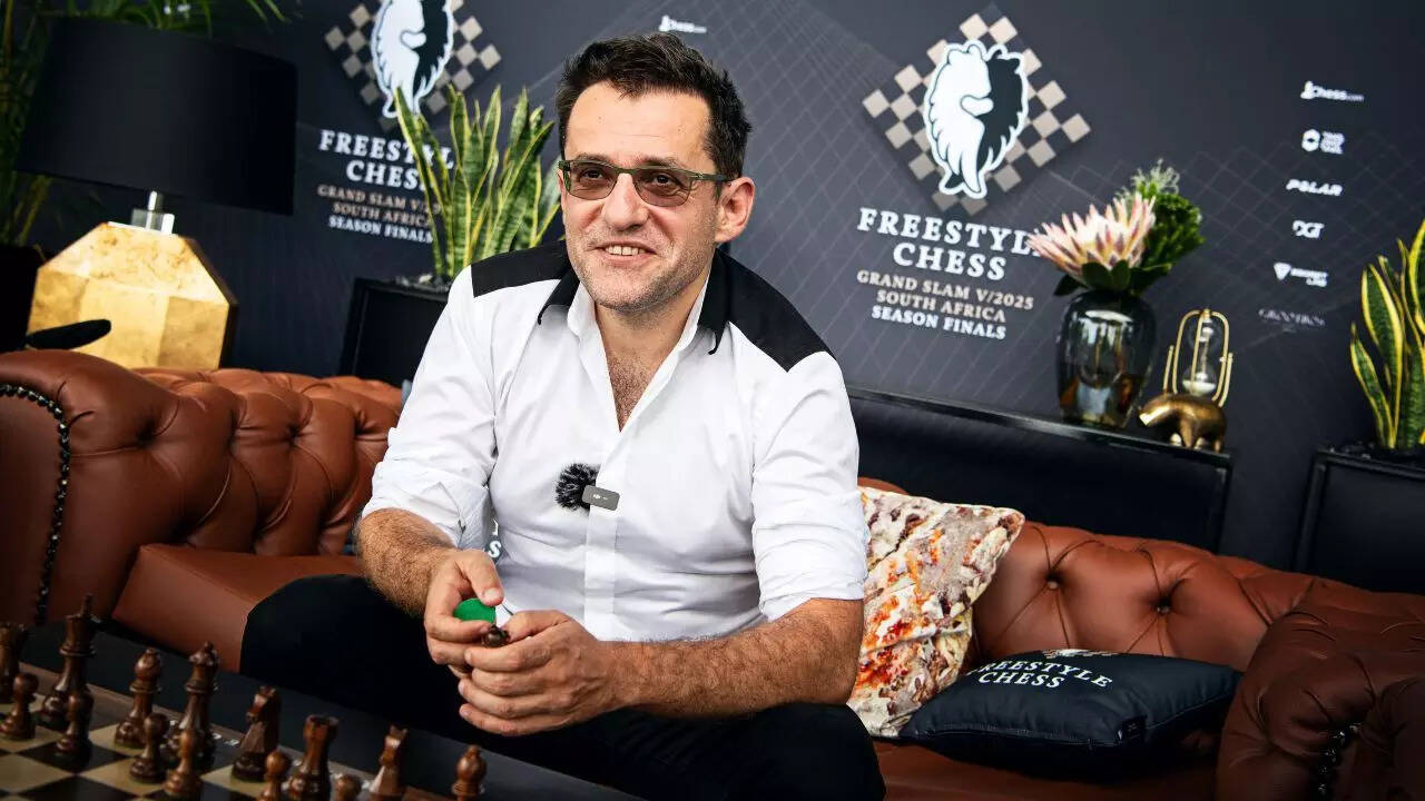 Levon Aronian beats Magnus Carlsen, stays unbeaten to clinch Freestyle ...