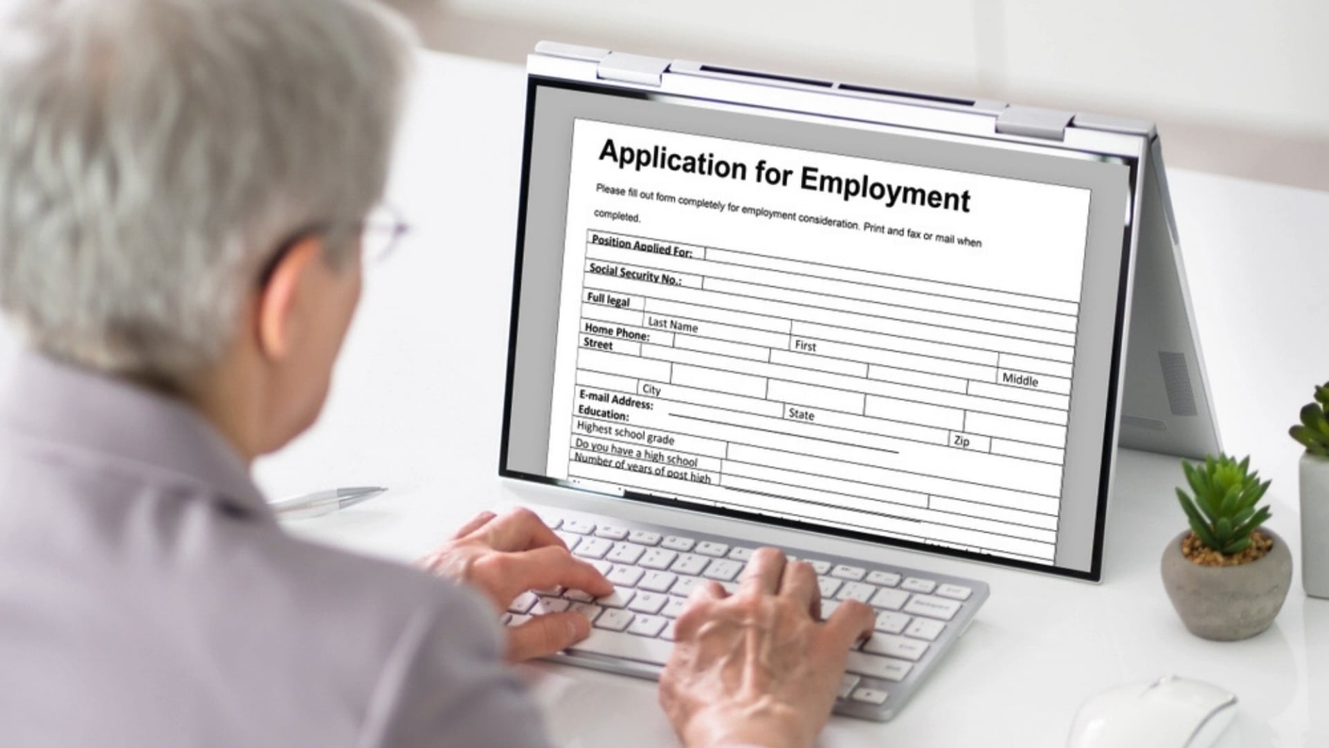 Former Amazon employee applies to 1,700 jobs after age becomes hiring ...