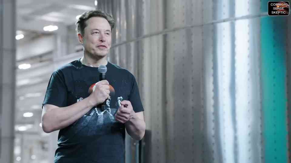 Elon Musk sets his sights on Mars in 2026 and the internet explodes