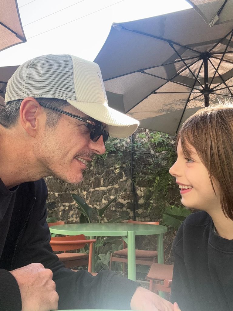 Mauricio Ochmann presume las dotes artísticas de su hija Kailani