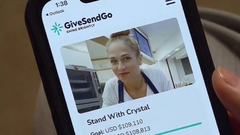 Viral Cinnabon Incident Sparks Dueling Fundraisers For Somali Couple