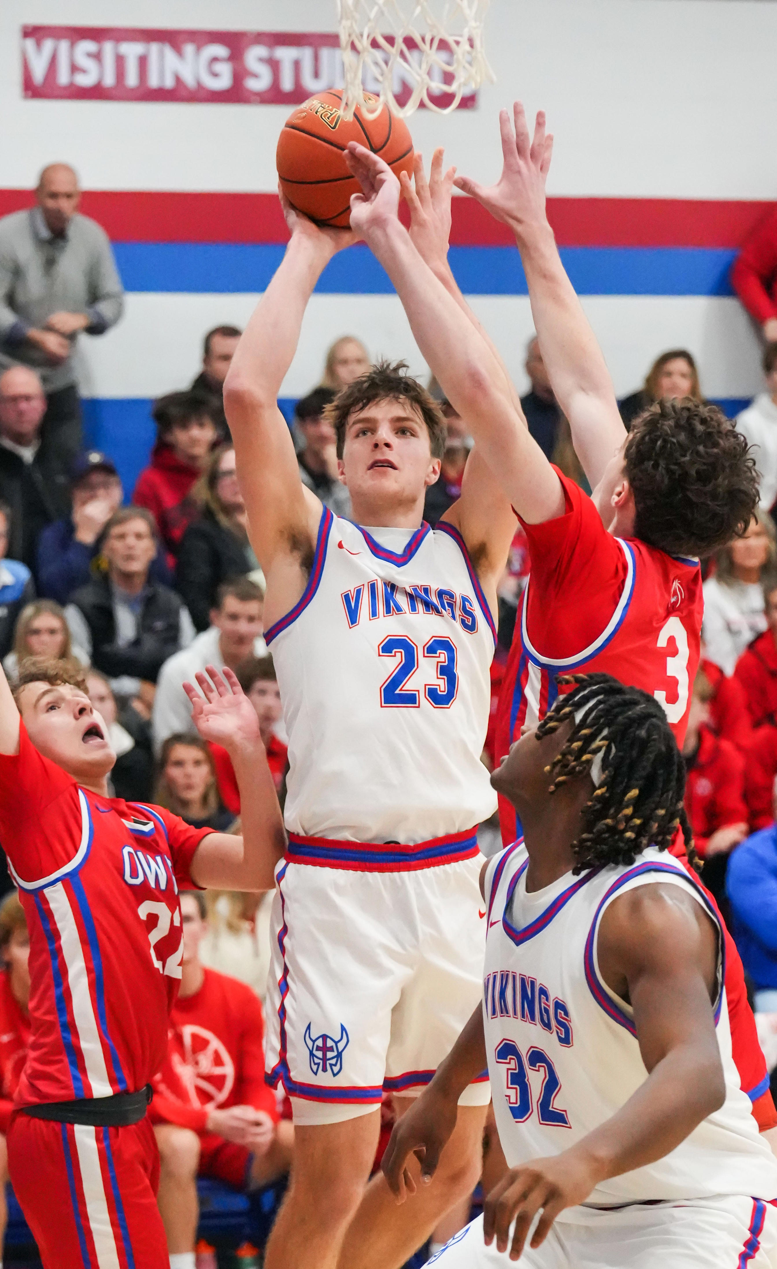 Buzzer beater gives Wisconsin Lutheran tourney title in South Carolina