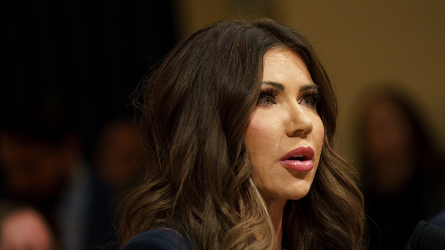 Noem: Venezuelans under TPS can apply for refugee status