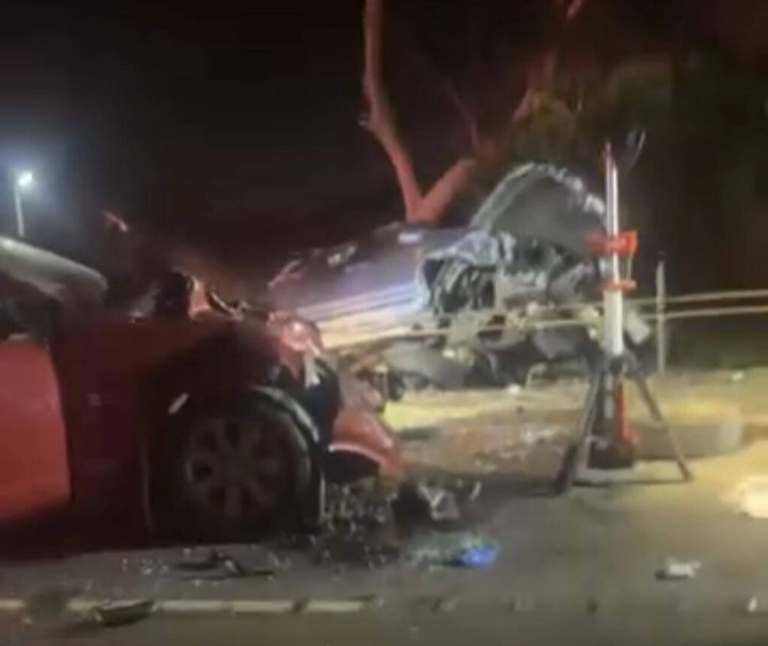 One dead, six in hospital after horror Melbourne crash