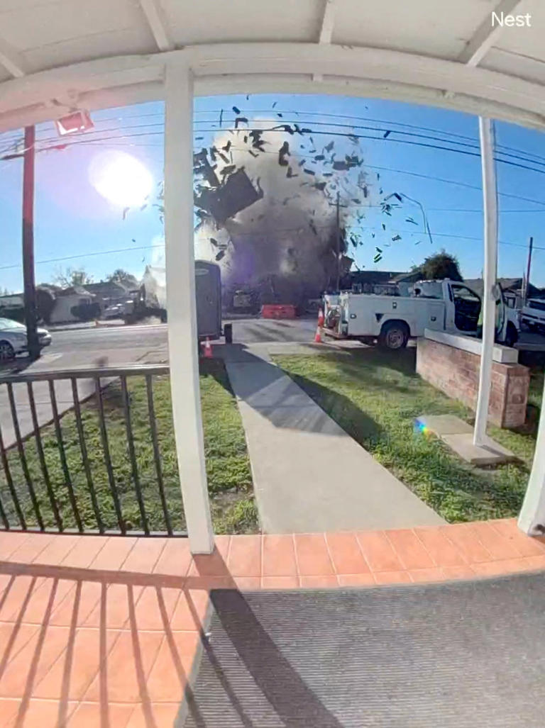 Bay Area gas explosion injures 6 — see the startling video