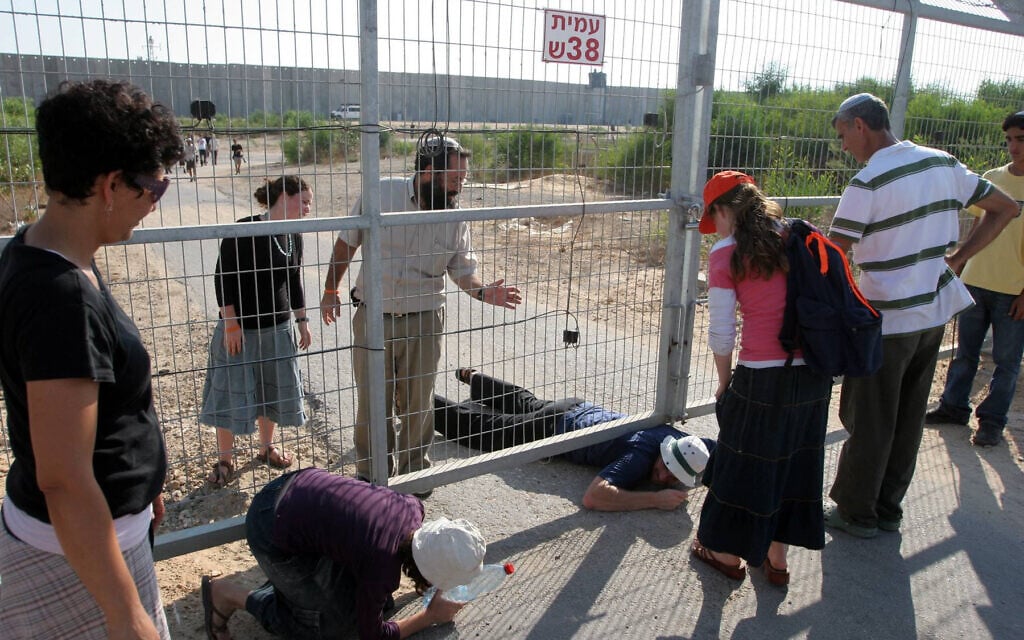 Group of ministers seeks OK for Hanukkah flag-raising ceremony at ...