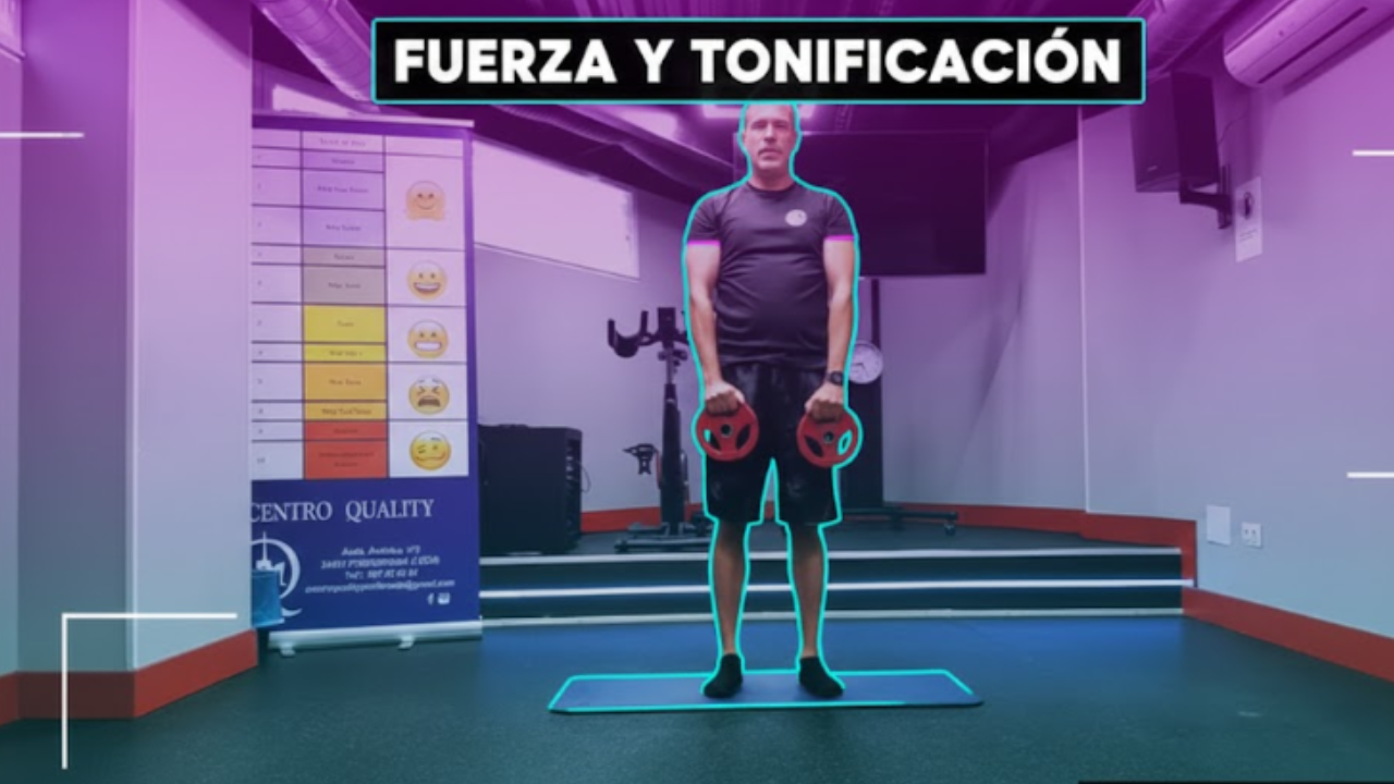 Pilates rápido con mancuernas: rutina fácil para principiantes