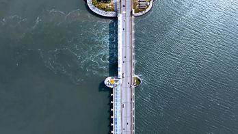Sihwa Lake tidal power plant turns national embarrassment into global model