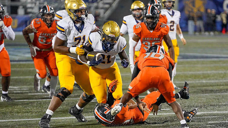 Live updates: FHSAA Class 5A state title game -- Lakeland Dreadnaughts ...