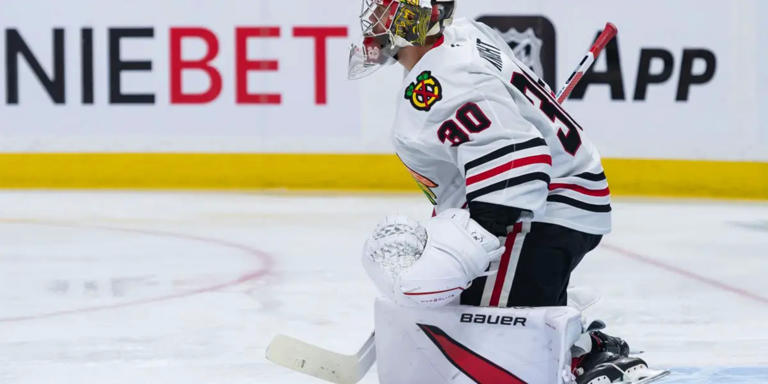 Spencer Knight shines with 2nd shutout as Chicago Blackhawks roll to 3 ...