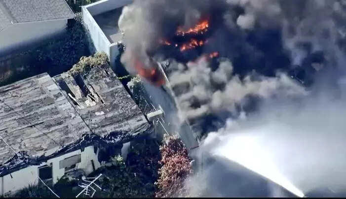 Hayward building explosion: 6 injured after gas line rupture triggers ...