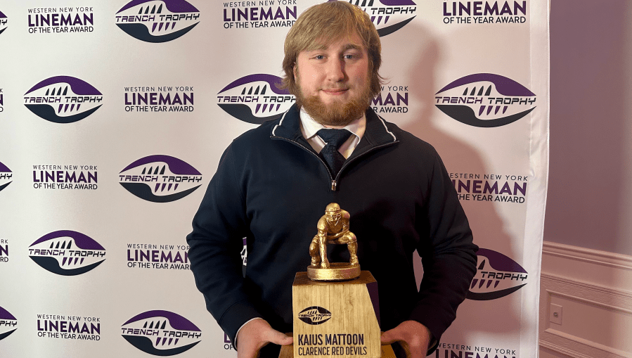 Clarence lineman Kaius Mattoon awarded Trench Trophy