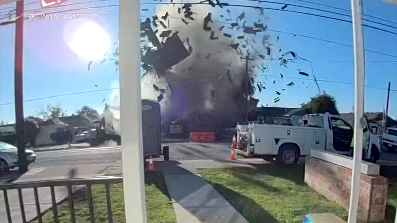 'Blood all over': Witnesses describe seeing victims walk out of home ...