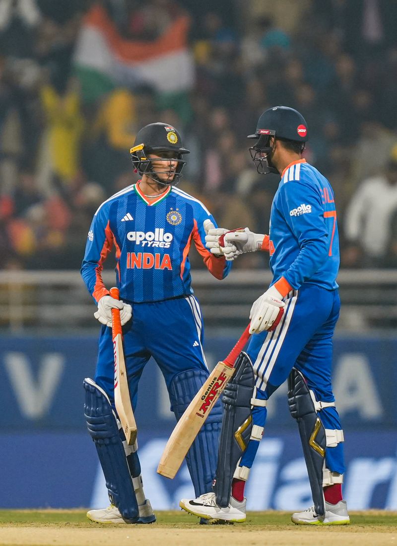 Want Shubman Gill to play as freely as he does in IPL: Ryan ten Doeschate