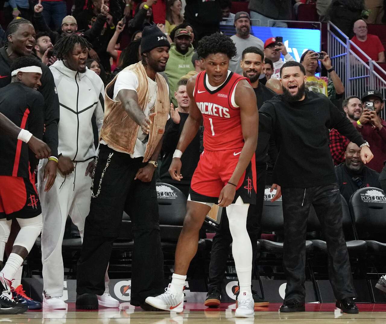 Signature sequence helps lift Houston Rockets to tight win over Los ...