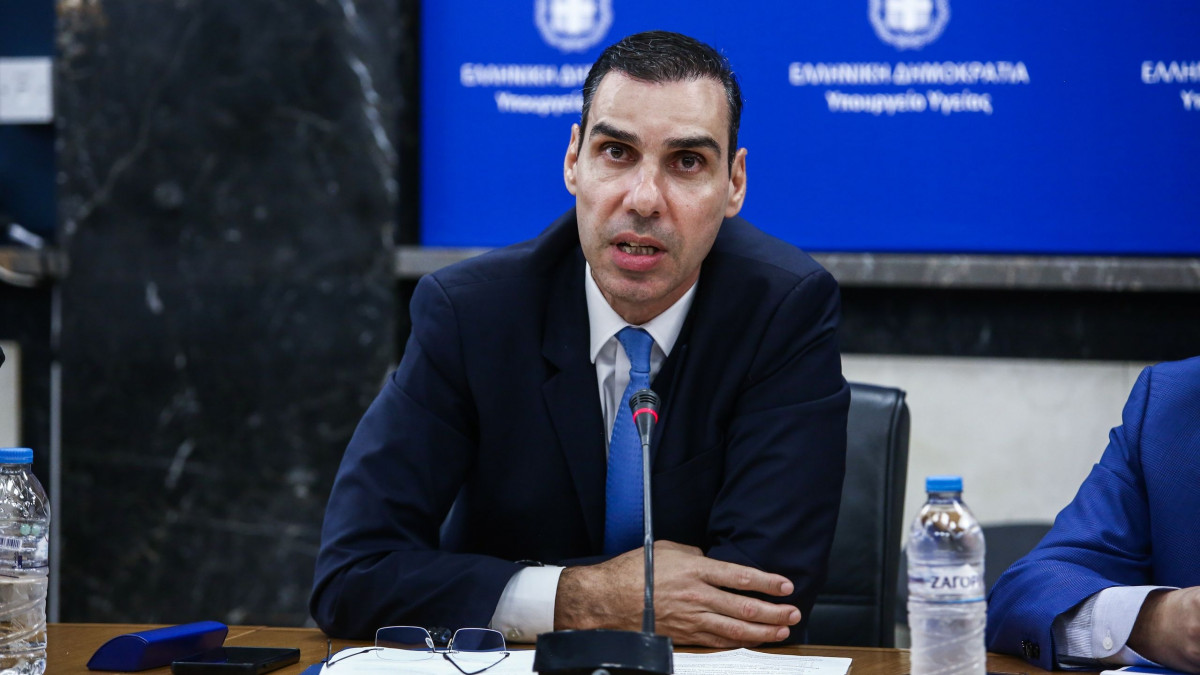 Προσλήψεις νοσηλευτών - Θεμιστοκλέους: «Όσοι διαθέτουν σωστά ...