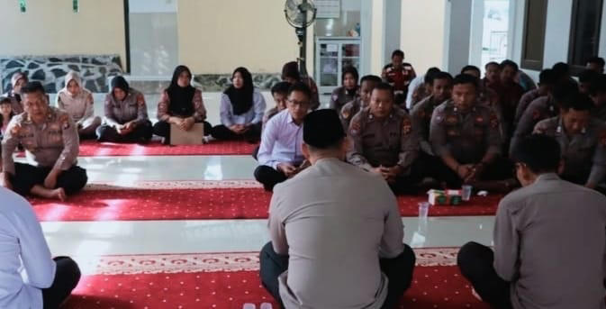 Binrohtal! Memperkuat keimanan, memupuk mental dan karakter personel ...