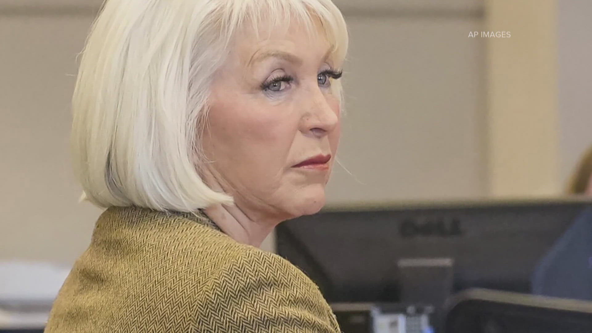 President Trump says he pardoned Tina Peters | Legal experts push back