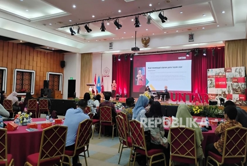 UNM tingkatkan kompetensi kehumasan lewat lokakarya mutu siaran pers ...