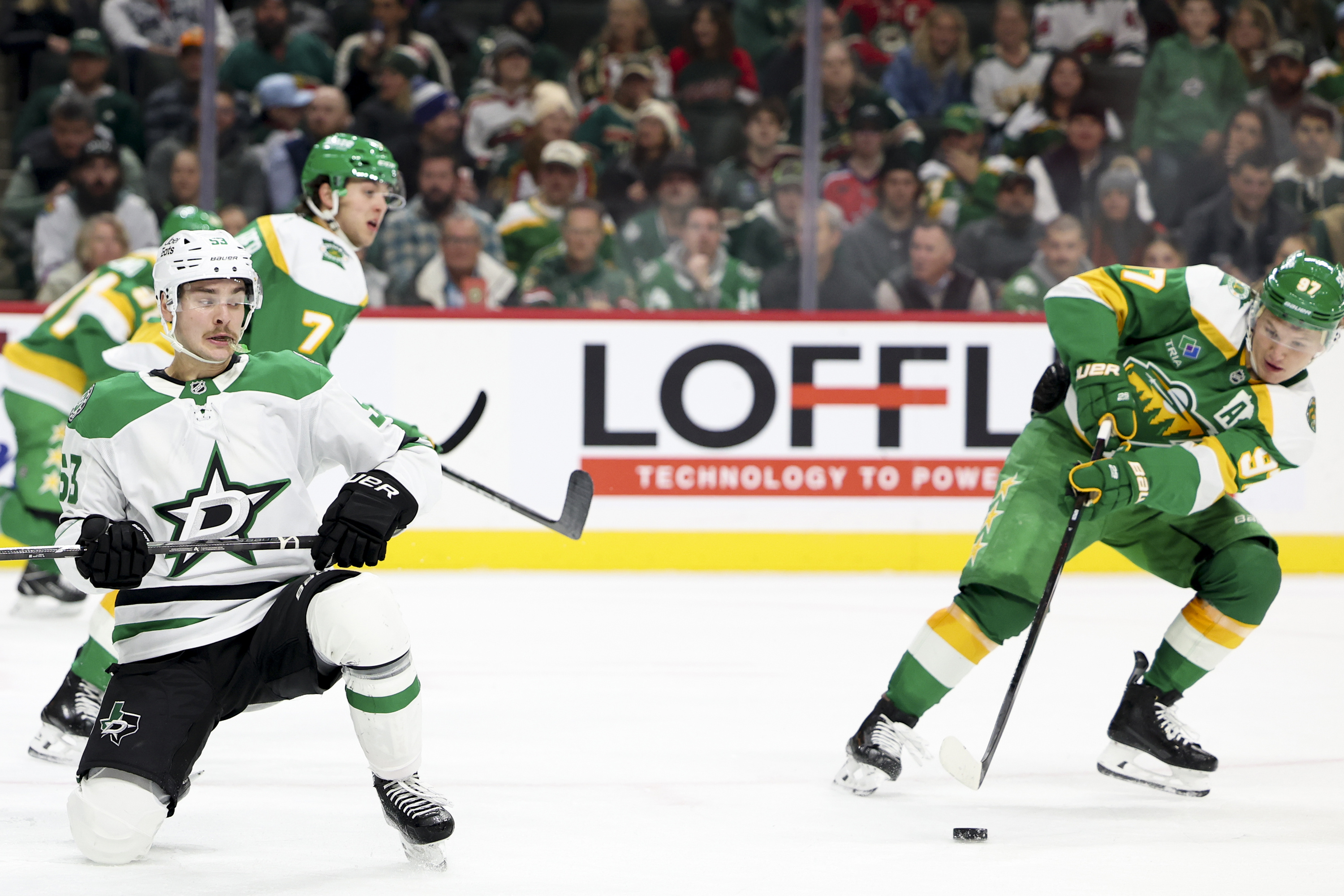 Short-handed Wild begin homestand with victory over Stars