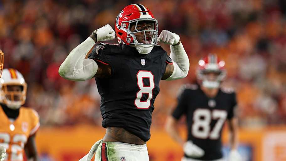 Kyle Pitts’s out-of-nowhere first half vs. Bucs had NFL fans all saying ...