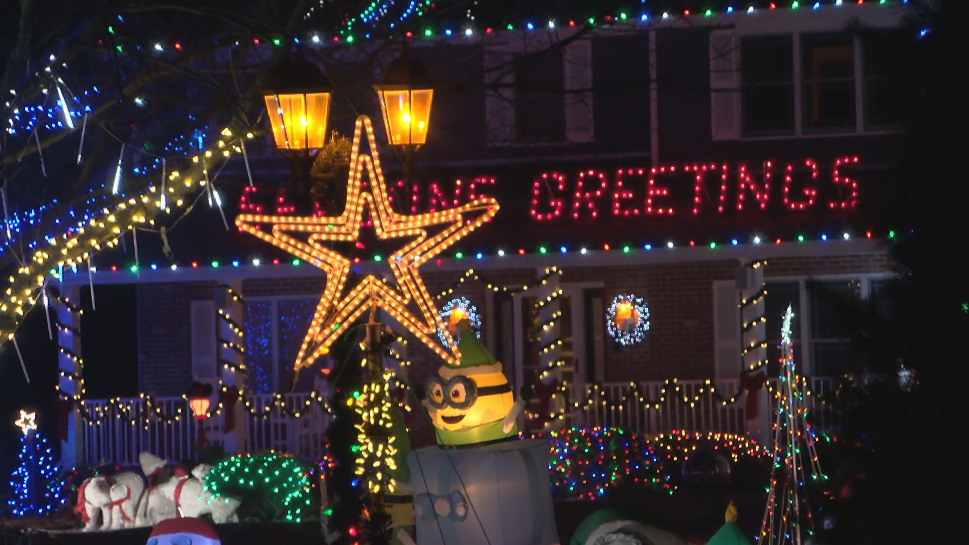 ‘Our family gift to the community’: Lincoln home ends Christmas display ...