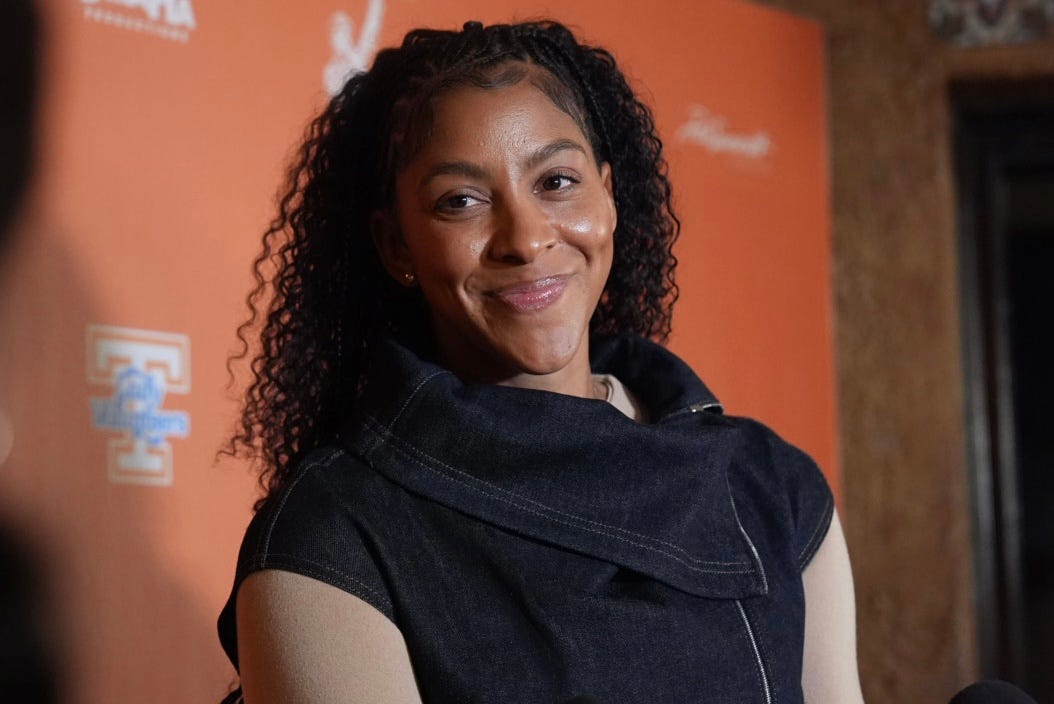 How Candace Parker, Dawn Staley honored Pat Summitt's legacy once again