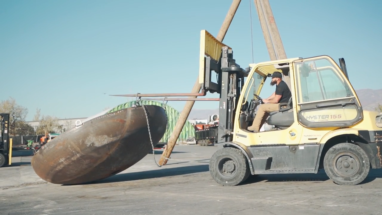 How this guy built a giant cauldron for Dude Soup