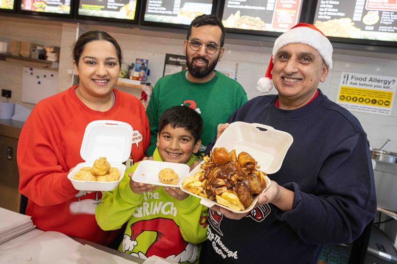 Birmingham's 'best' chippy deep-fries Christmas dinner favourites - and ...