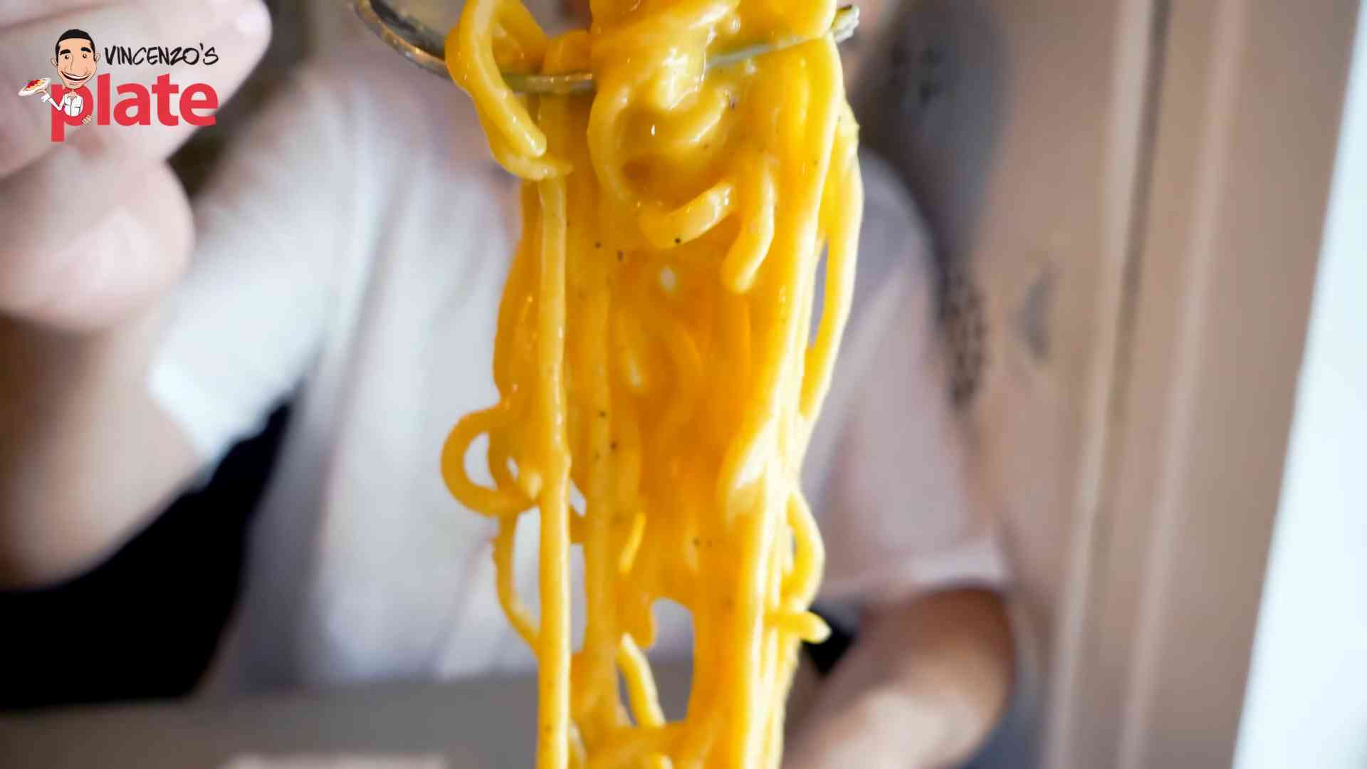 Italian chef reacts to Australian chef making carbonara on national TV