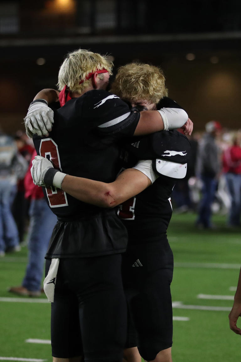 Muenster football survives Gruver's best shot to advance back to state ...
