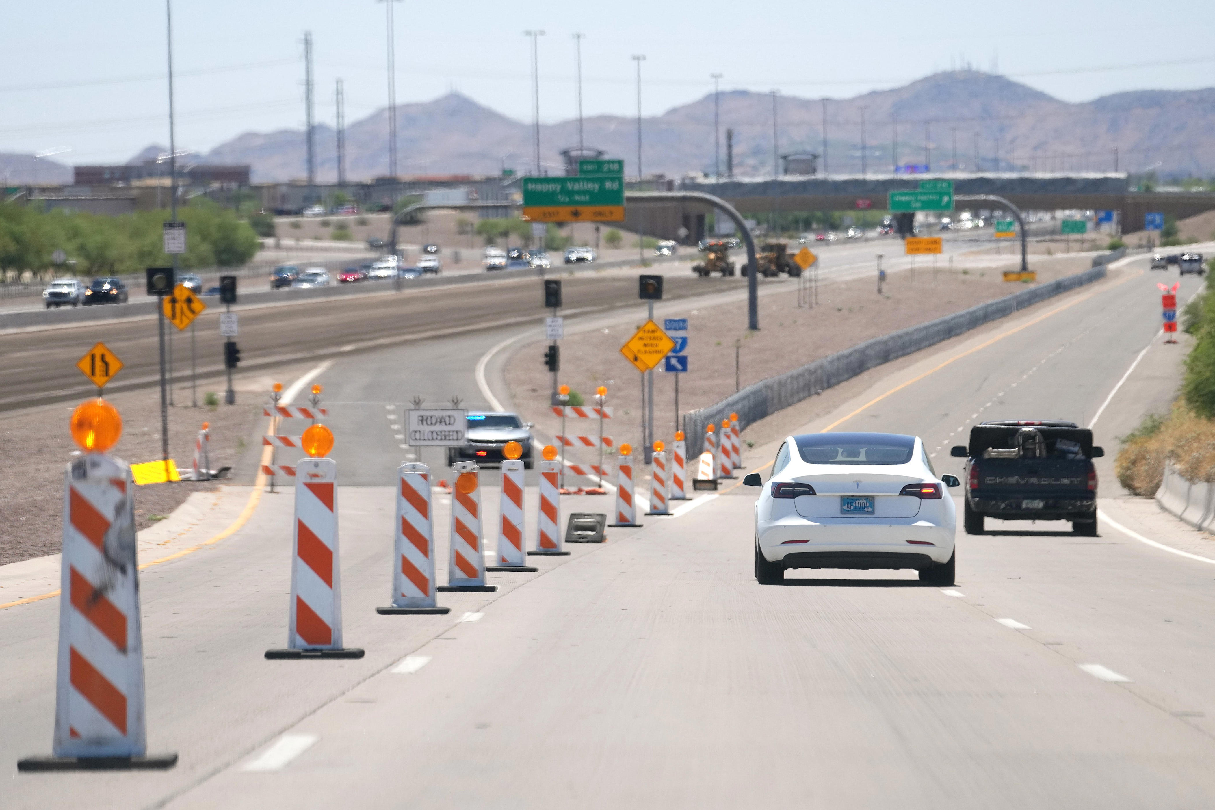 Weekend weather great for Phoenix shoppers. Will roads be closed?