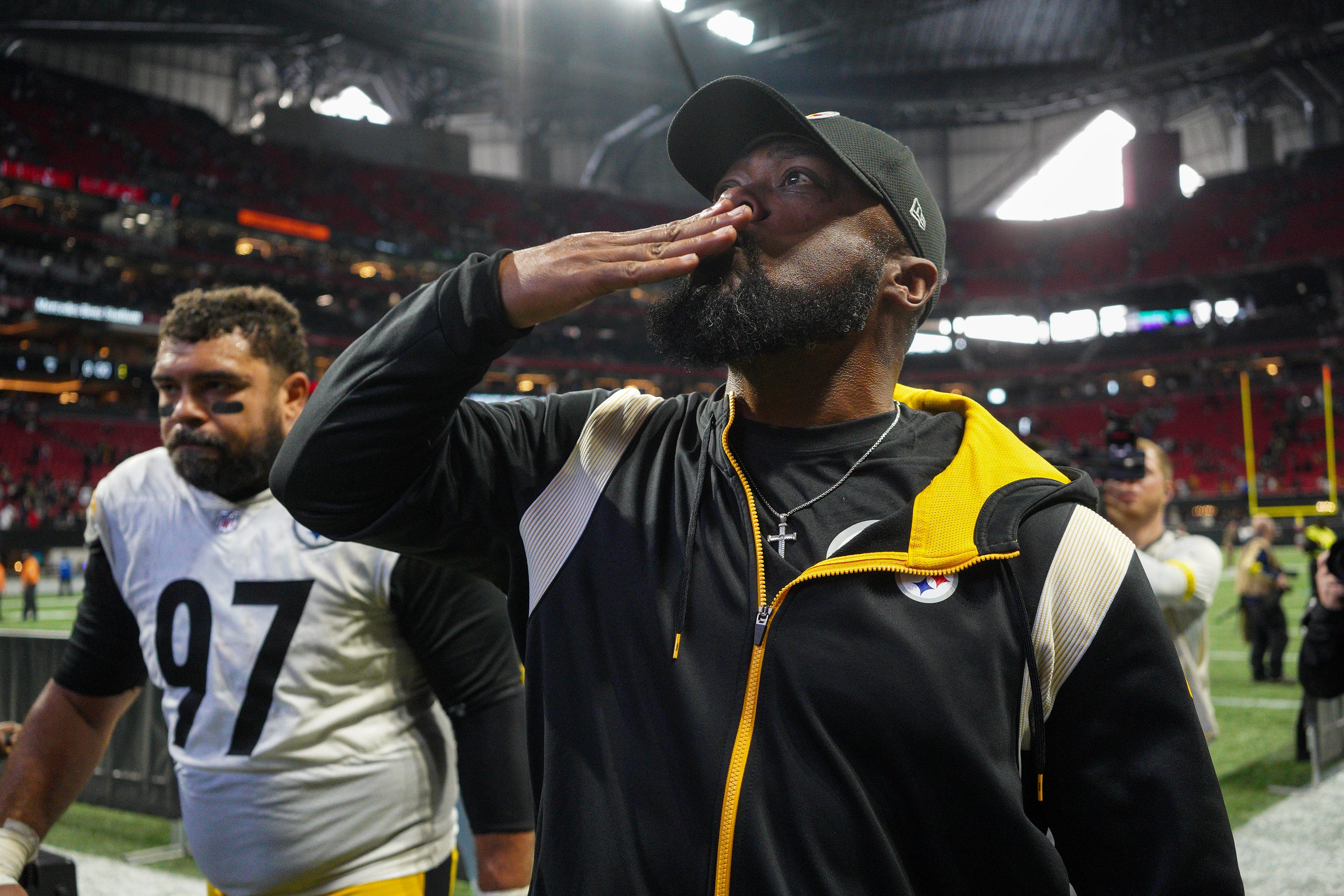 HC Mike Tomlin extends legendary streak with Steelers' Week 16 win