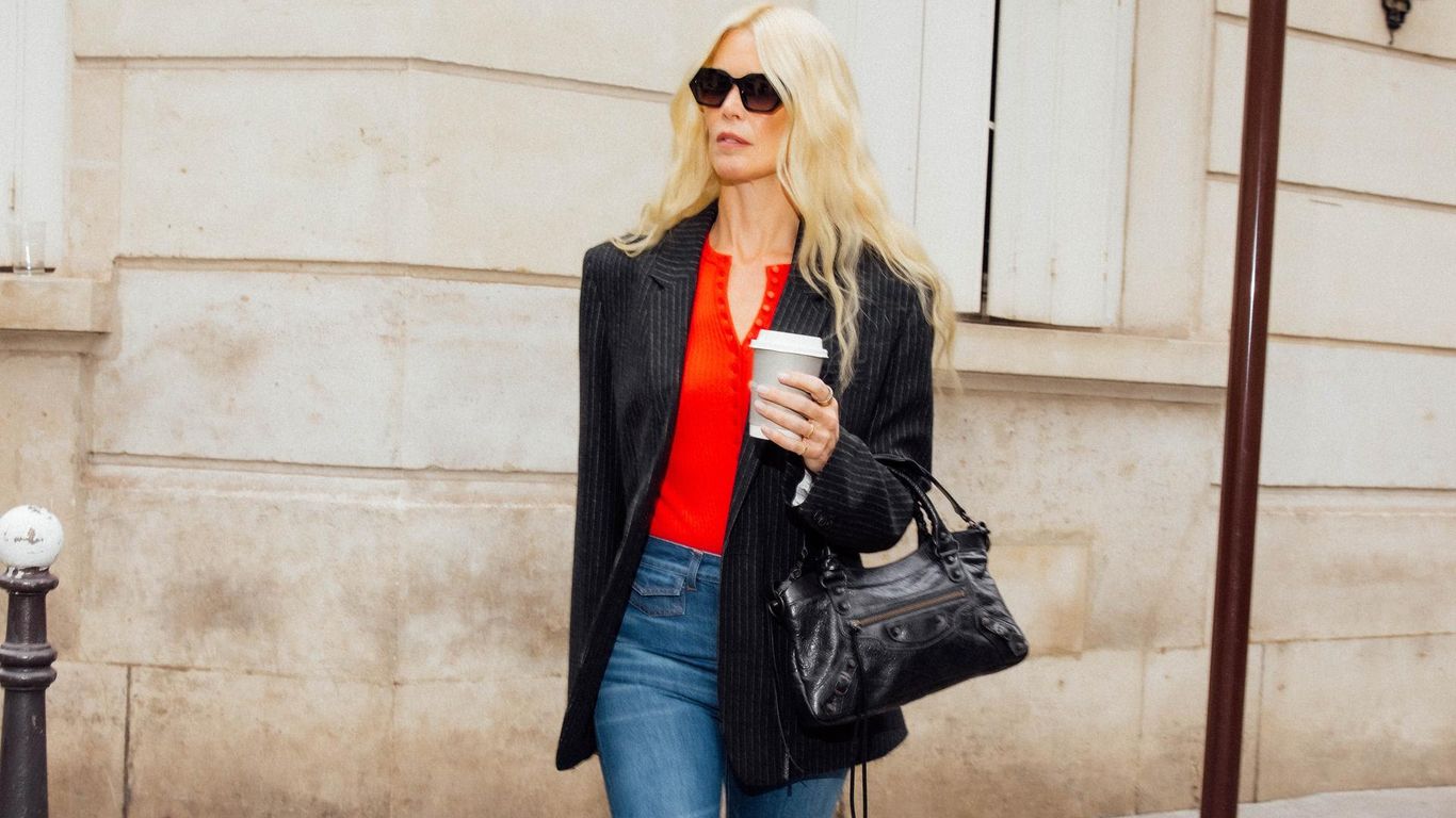 Le look jean-blazer, valeur sûre pour calquer le style des mannequins