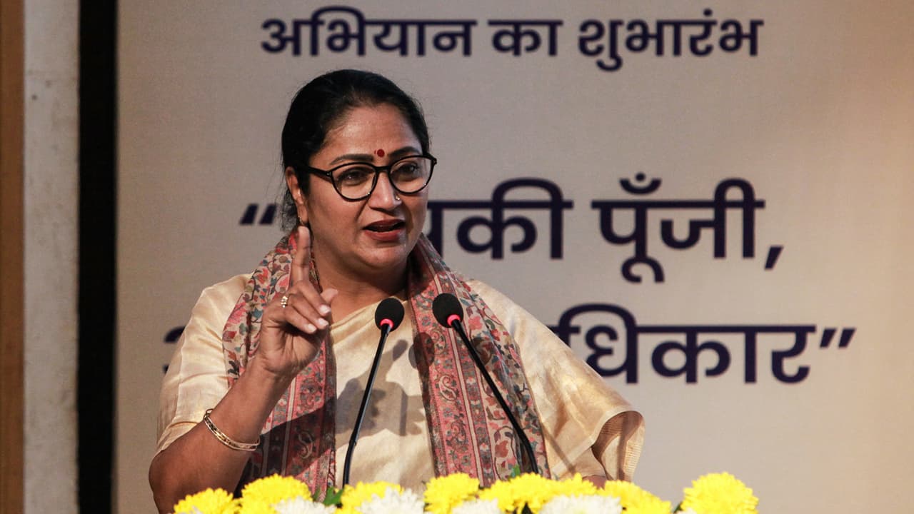 Delhi govt building wall-to-wall roads at accelerated pace: CM Gupta