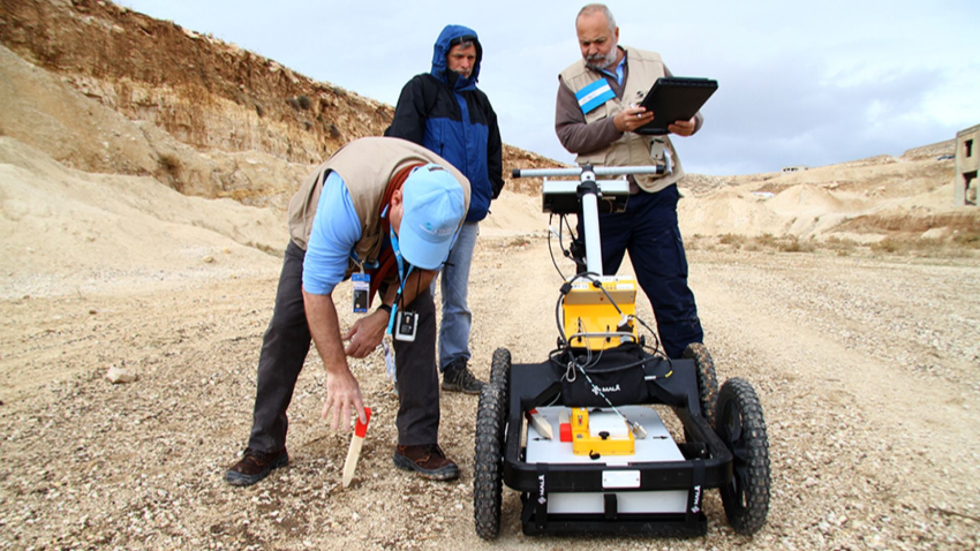 While scanning of the Pyramid of Khafre using muon tomography ...