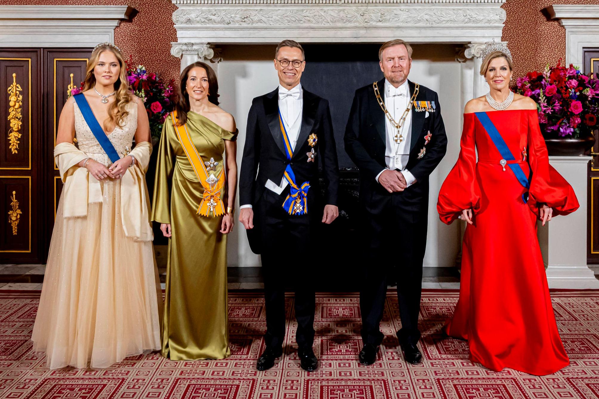 Tiares de diamants, rangs de perles… Maxima des Pays-Bas et sa fille ...