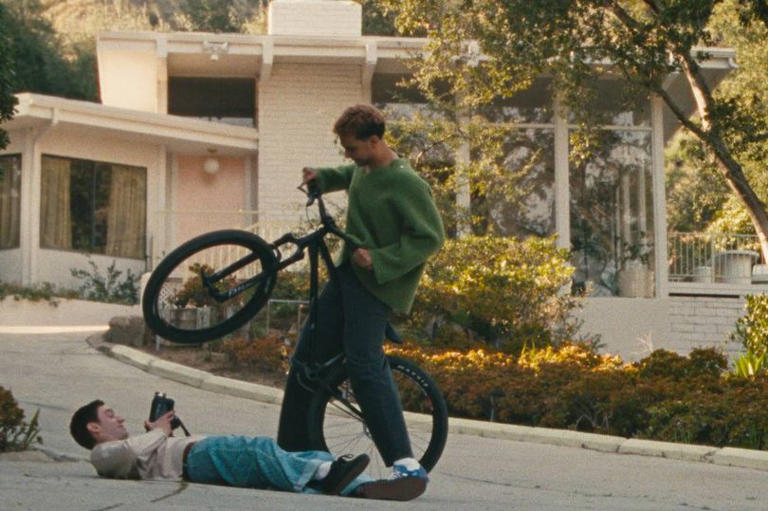 'Masterful' thriller fans say is impossible to look away from is now ...