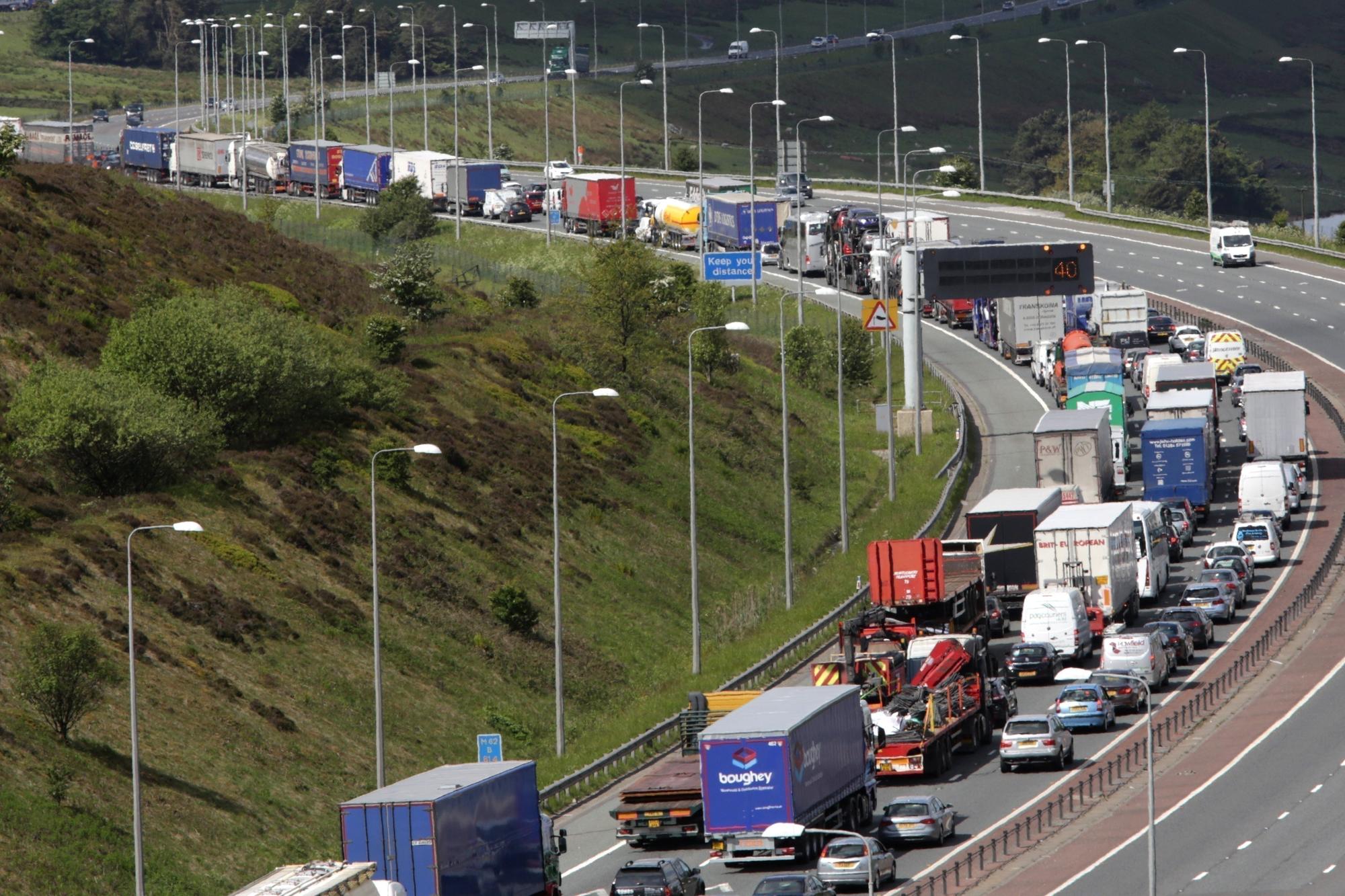 Multi-vehicle crash on M62 westbound between junctions 25 and 24