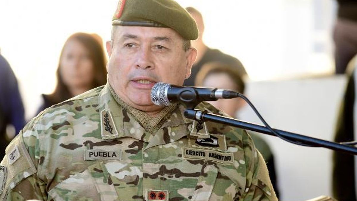 Asume Presti como ministro de Defensa y designaría a más militares en ...