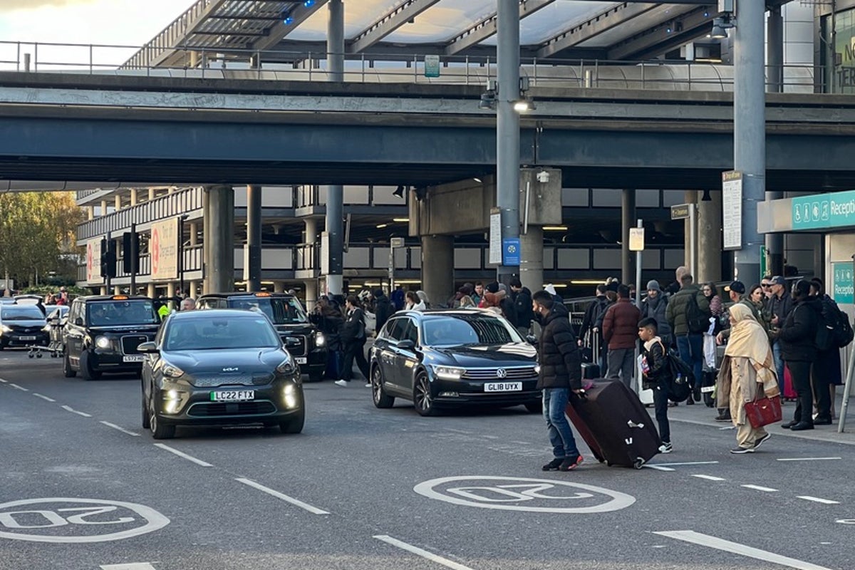 Gatwick drop-off charges hit £10 as airport increases its driver fee