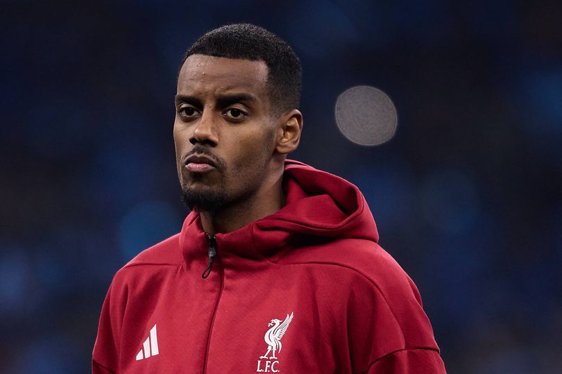 Alexander Isak theory shut down amid Liverpool update - 'We have to ...