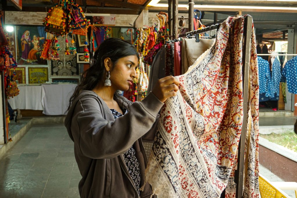 Tips for visiting local craft markets