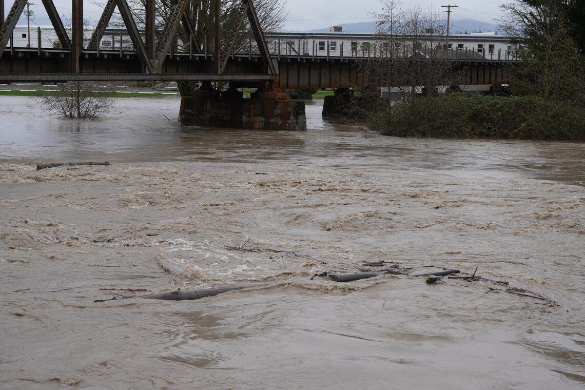 Update: Nooksack River flooding in Whatcom County after heavy mountain rain