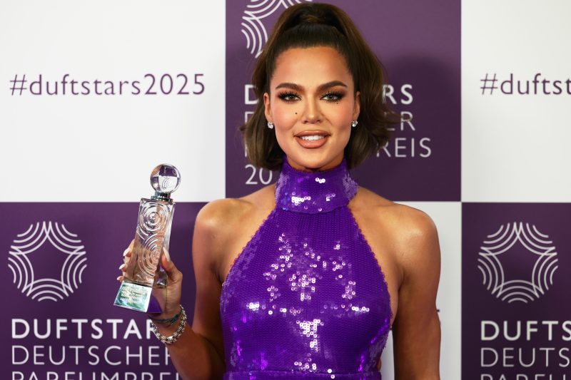 Khloe Kardashian leaves flirty comment for teacher – now she’s invited ...